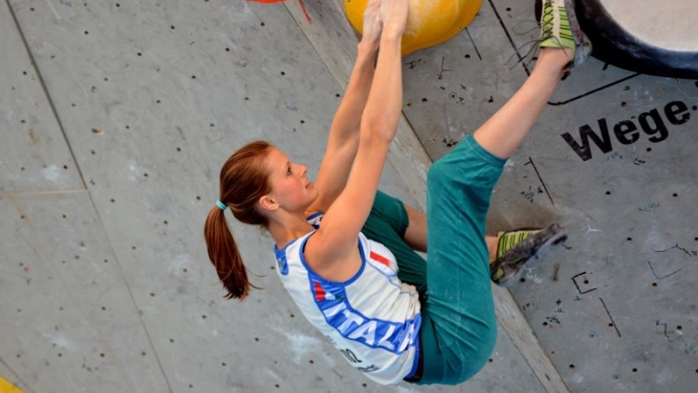 Imst: Andrea Ebner holt Weltcuppunkte - Klettern | SportNews.bz