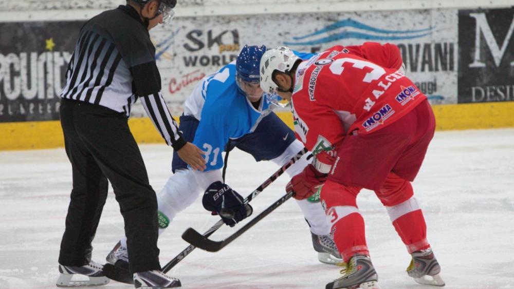 HC Bozen gewinnt in Cortina 3:2 im Penalty-Schießen - Eishockey ...