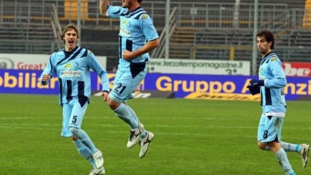 Simon Laner trifft für Albinoleffe - Scavone gewinnt mit Bari - Fußball ...