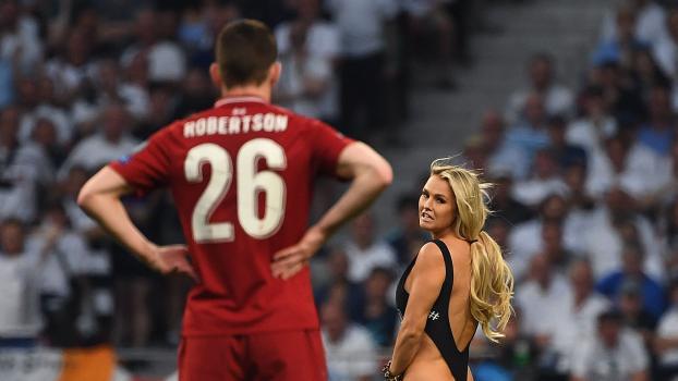 Final-Flitzerin wird zum Internet-Star - Champions League | SportNews.bz