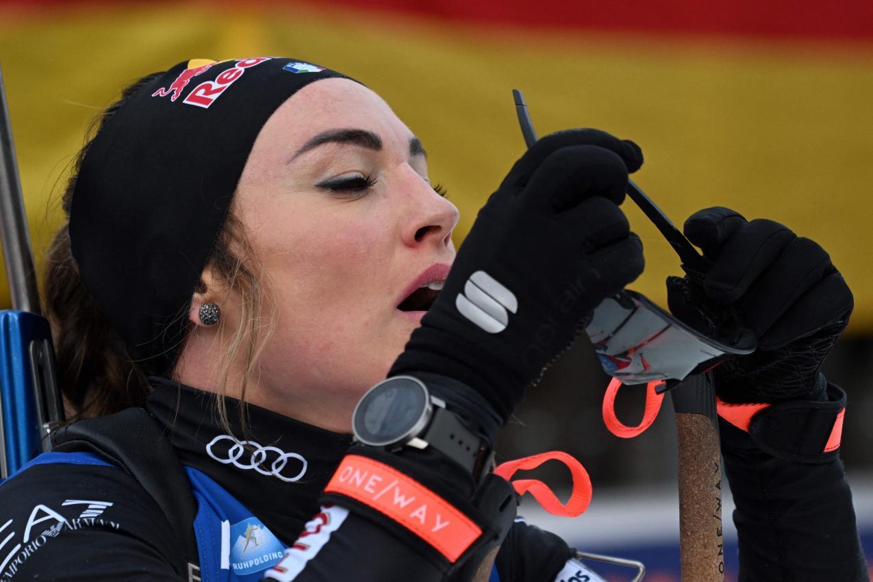 Exakt 4 Jahre danach: Lisa Vittozzi ganz oben - Biathlon | SportNews.bz
