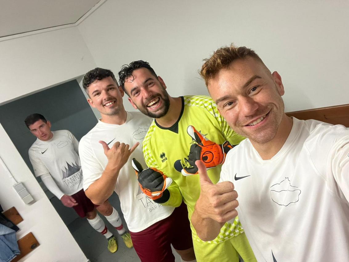 Alex Frei: Fußball-Debüt und ein Abstecher in alte Zeiten - Eishockey ...